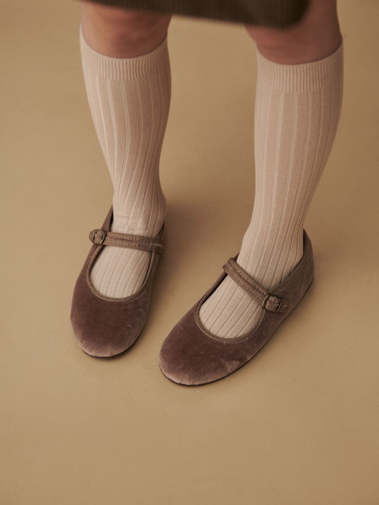 Stone Ribbed Knee High Kids Socks | La Coqueta Kids UK