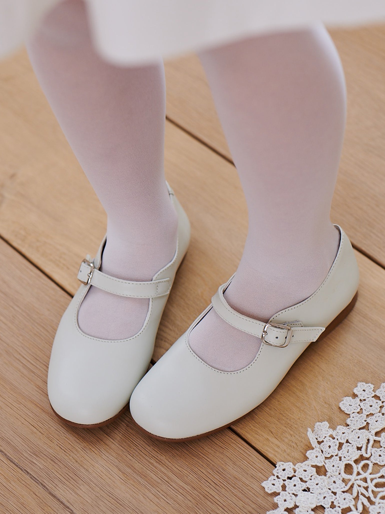 Ivory Leather Girl Mary Jane Shoes | La Coqueta Kids UK